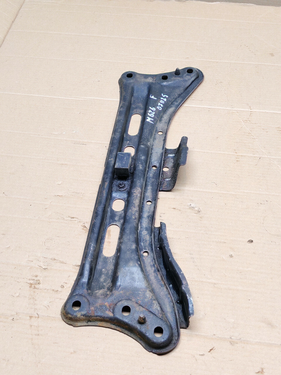 Балка поперечная Mazda 626 GE 1.8