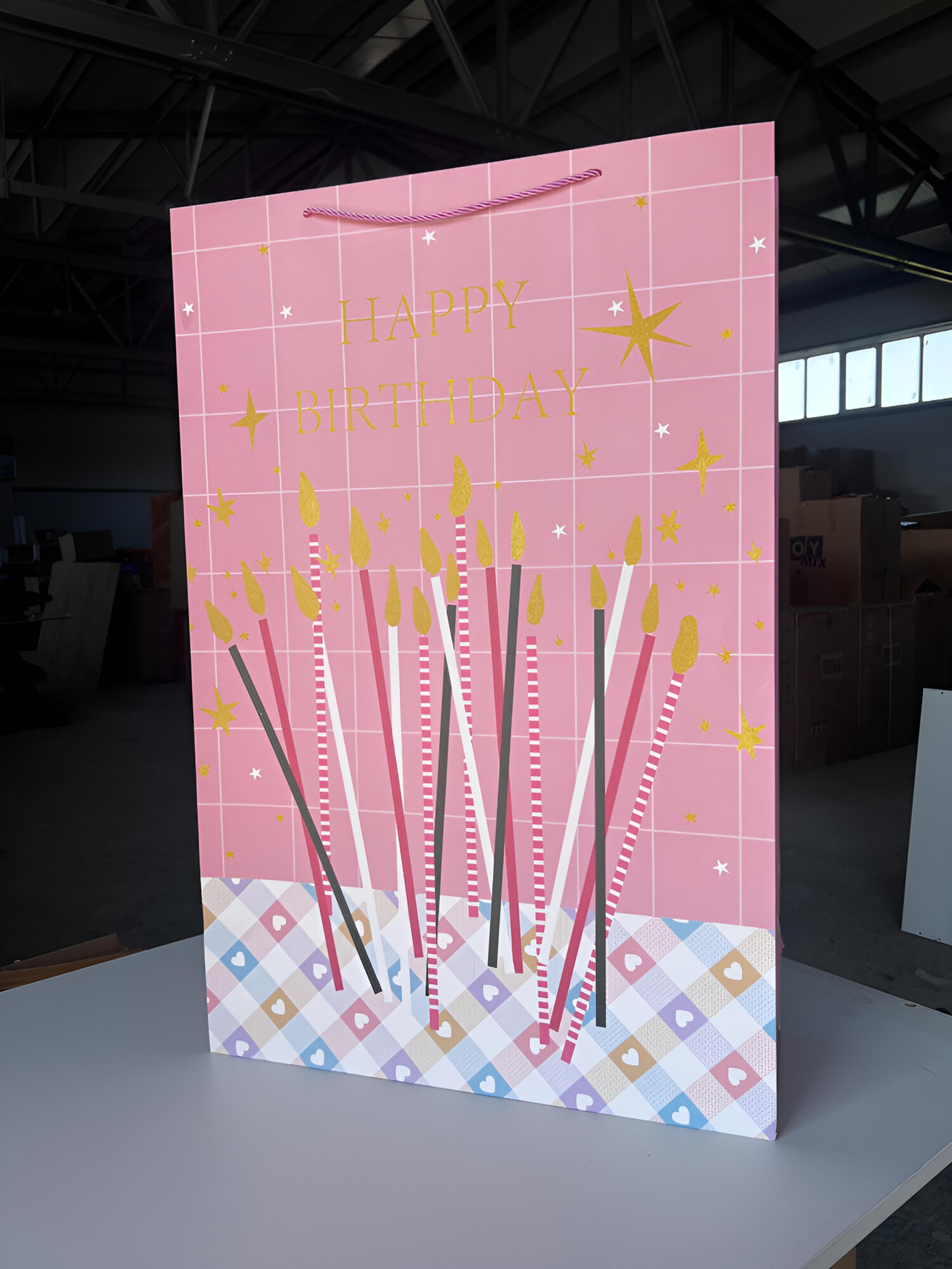 Пакет подарочный 3 цвета: розовый, голубой персиковый. Размер: 74х49х17см.