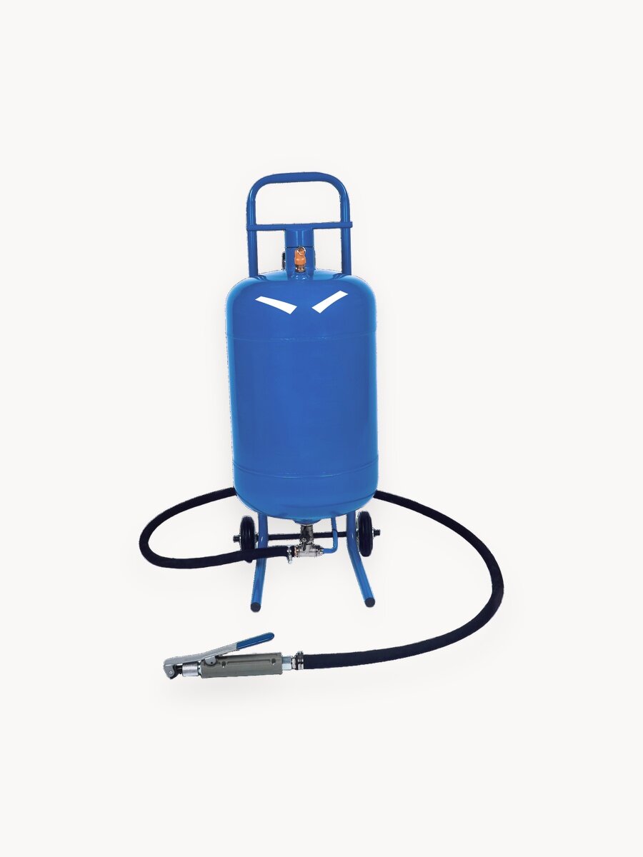 Пескоструйный аппарат Helicon Булат, 40 л, для чистки металла или дерева, с осушителем и колесами