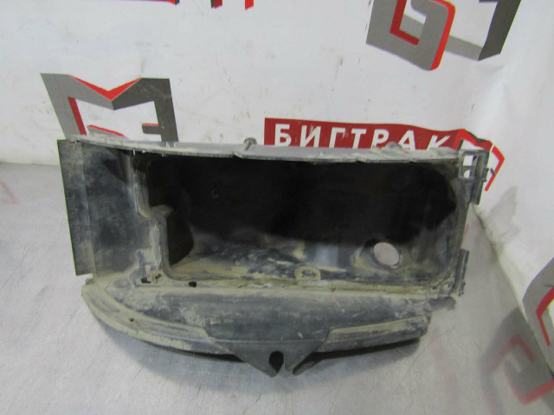 Корпус фары правый Scania P, R, G, есть повреждение