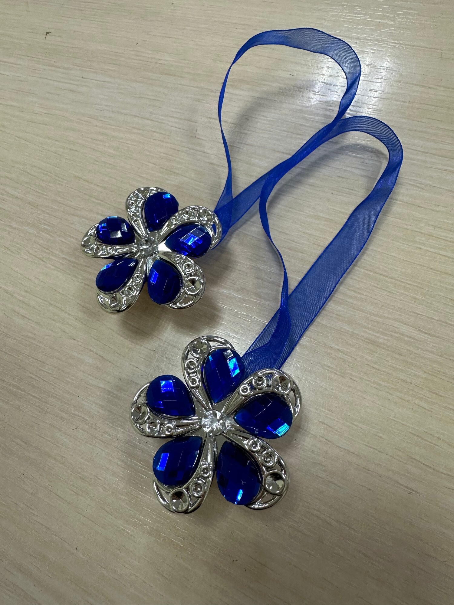 Подхват магнитный для штор цветок синий,1 шт