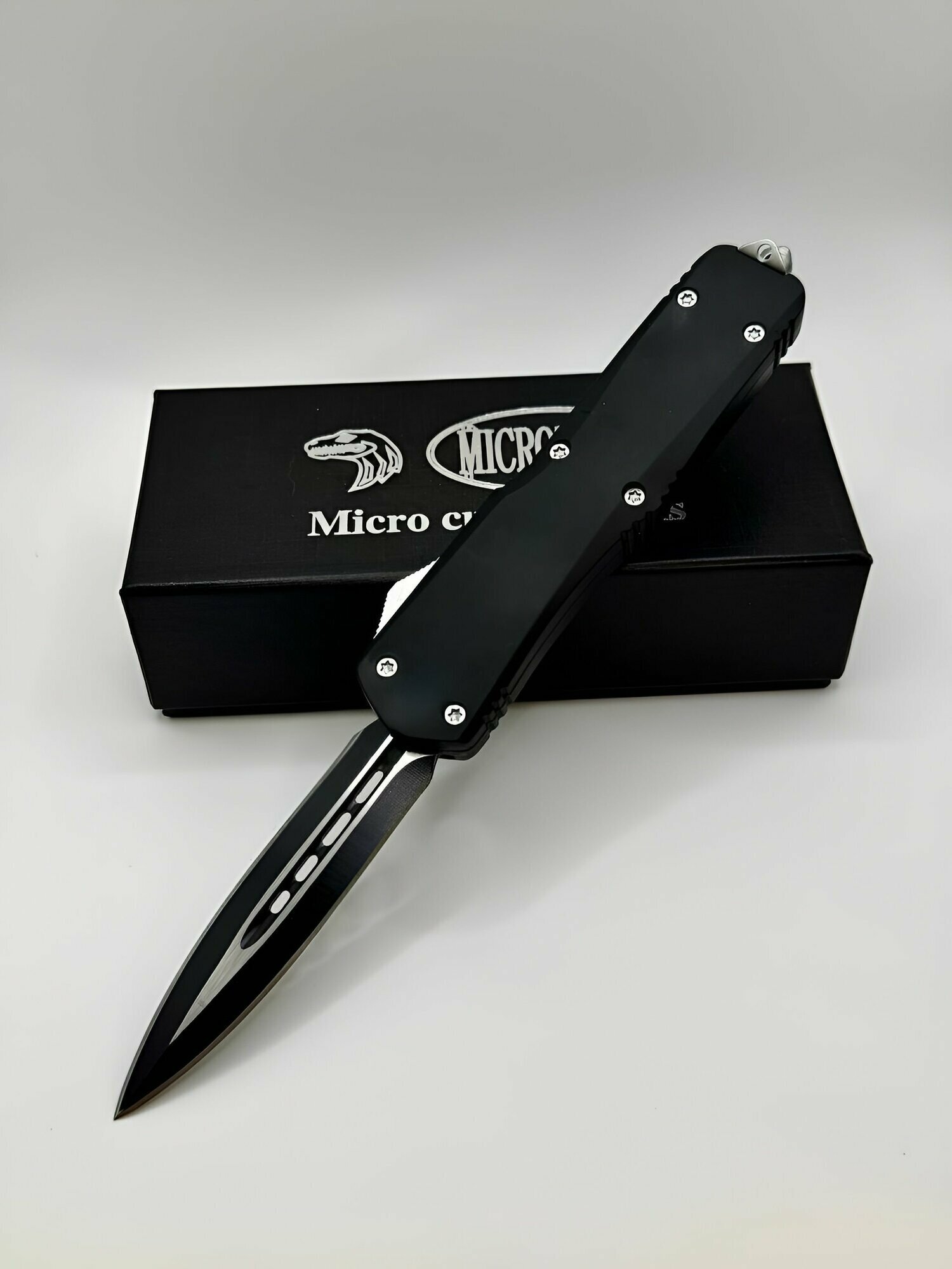 Складной фронтальный нож Microtech из туристической коллекции
