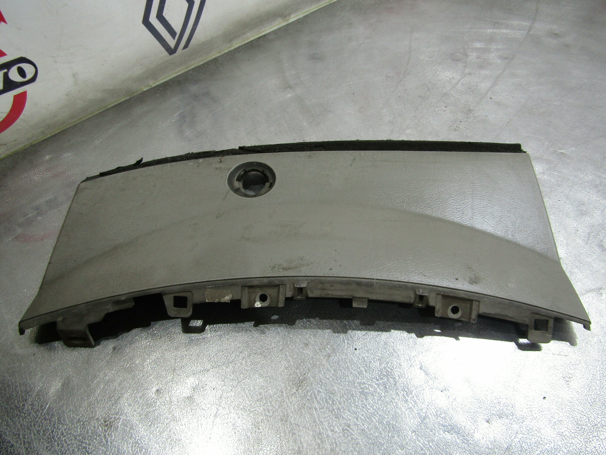 Накладка панели приборов Renault Premium