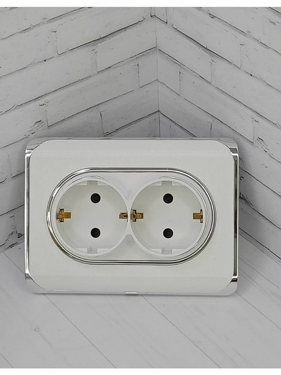 Розетка двойная скрытая 179