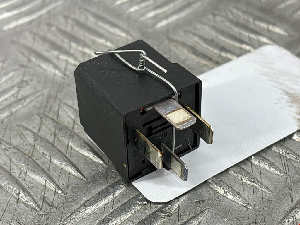 Реле Jeep Commander 04692181AA арт. 2088287