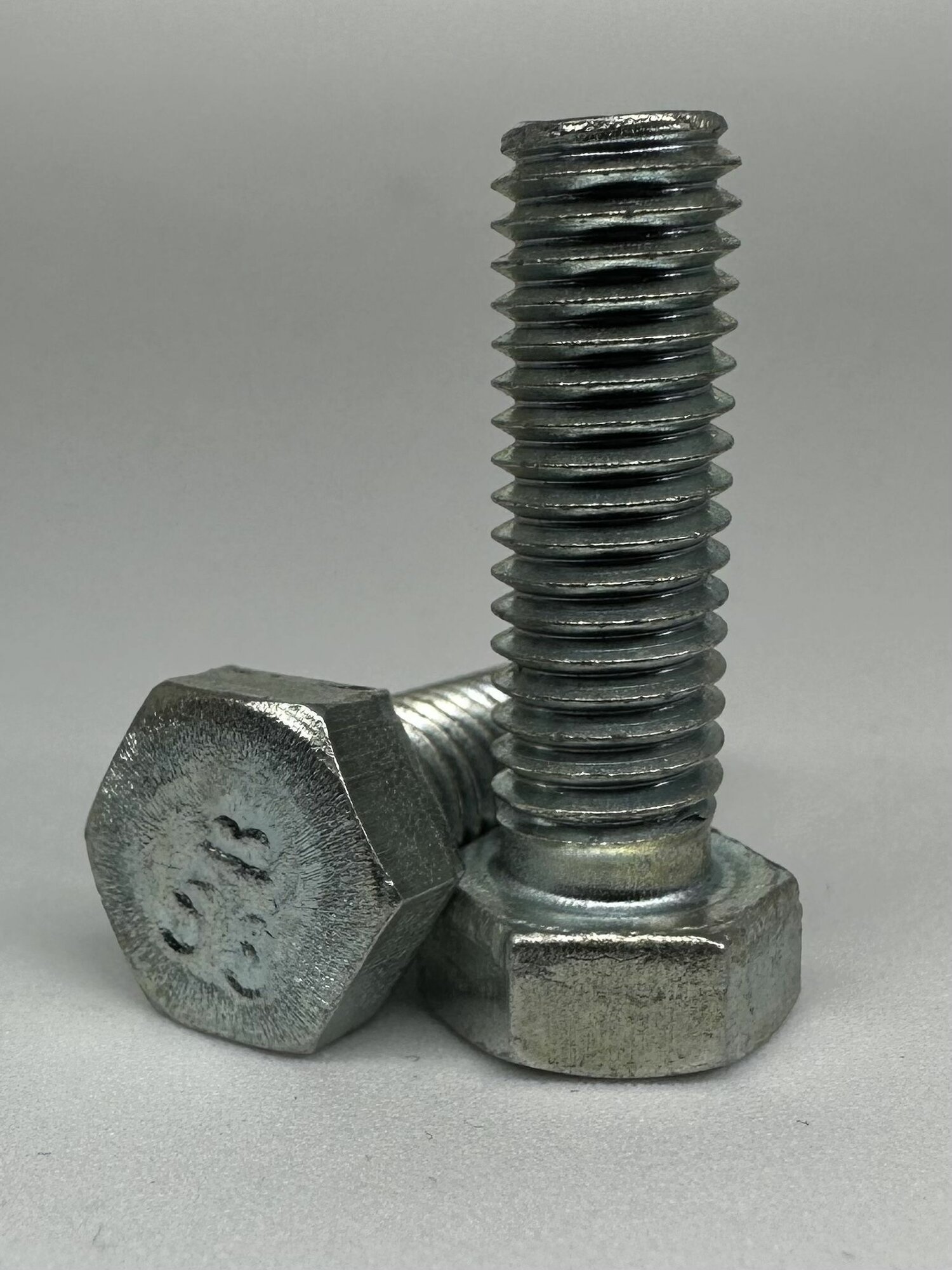 Болт М8х1,25х25 радиатора масляного ЗИЛ, крепления ГЦС ГАЗ-2410, поддона двигателя / вентилятора, генератора ПАЗ-4230, двери кабины МАЗ-5335 и трубопроводов/шлангов самосвальной установки УРАЛ-5557