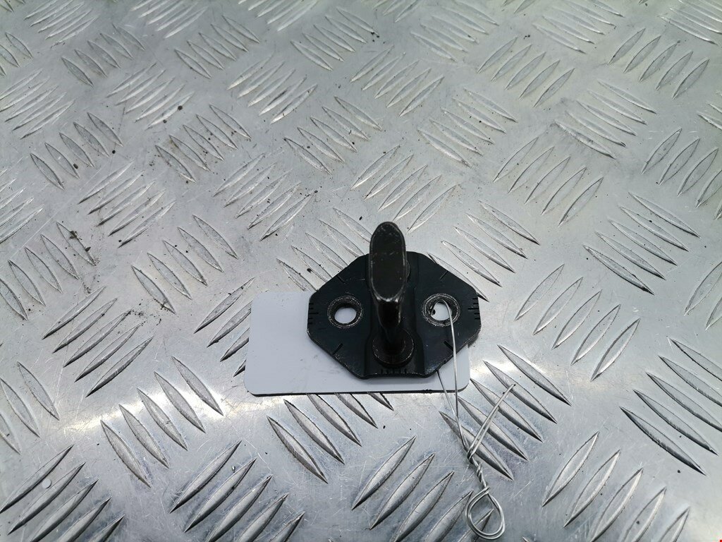 Скоба замка багажной двери (ответная часть) BMW X3 (E83) 51247201562 арт. 1690774