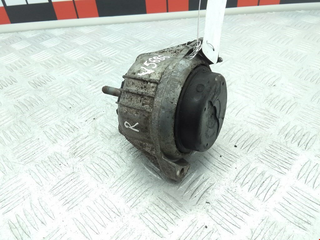 Подушка (опора) крепления двигателя BMW 1-Series (E81/E82/E87/E88) 22116768852 арт. 747918