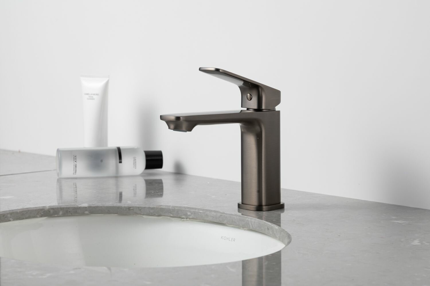 Смеситель для раковины Gappo G1HQ02AX8-TN9, оружейная сталь