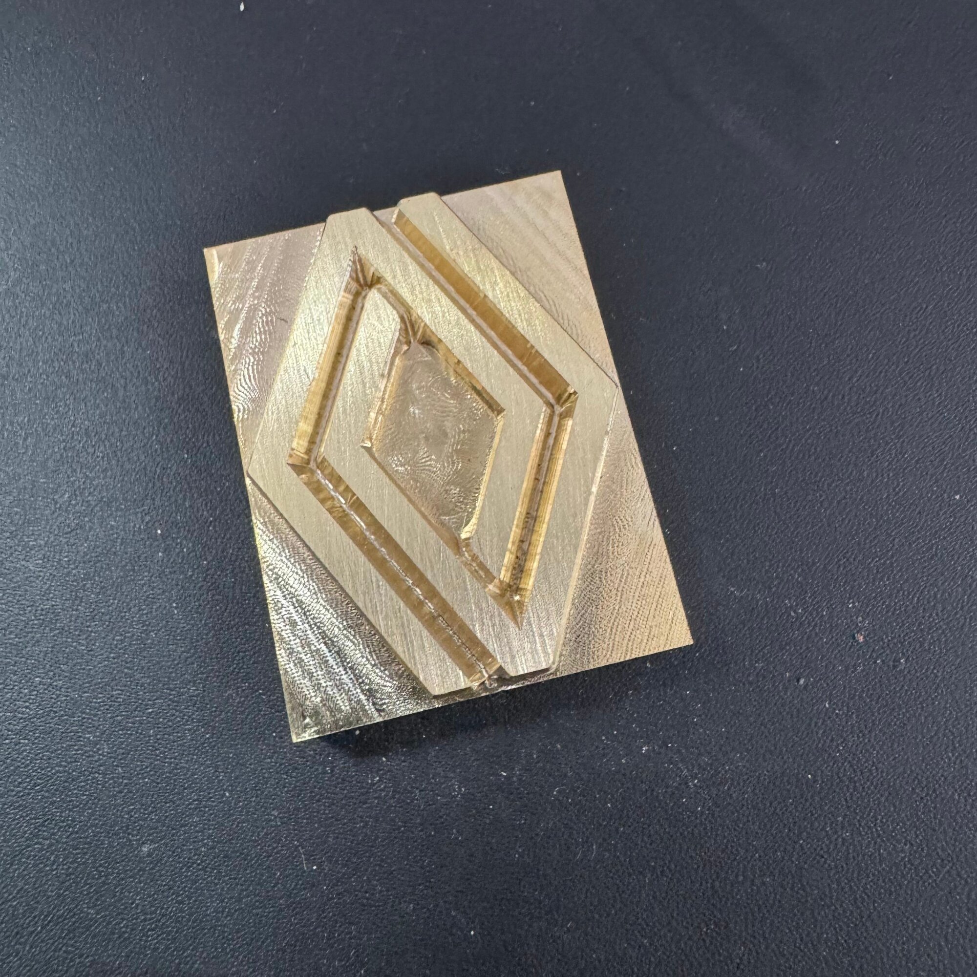 Клише для тиснения кожи, бумаги, фанеры. Логотип RENAULT. Латунь