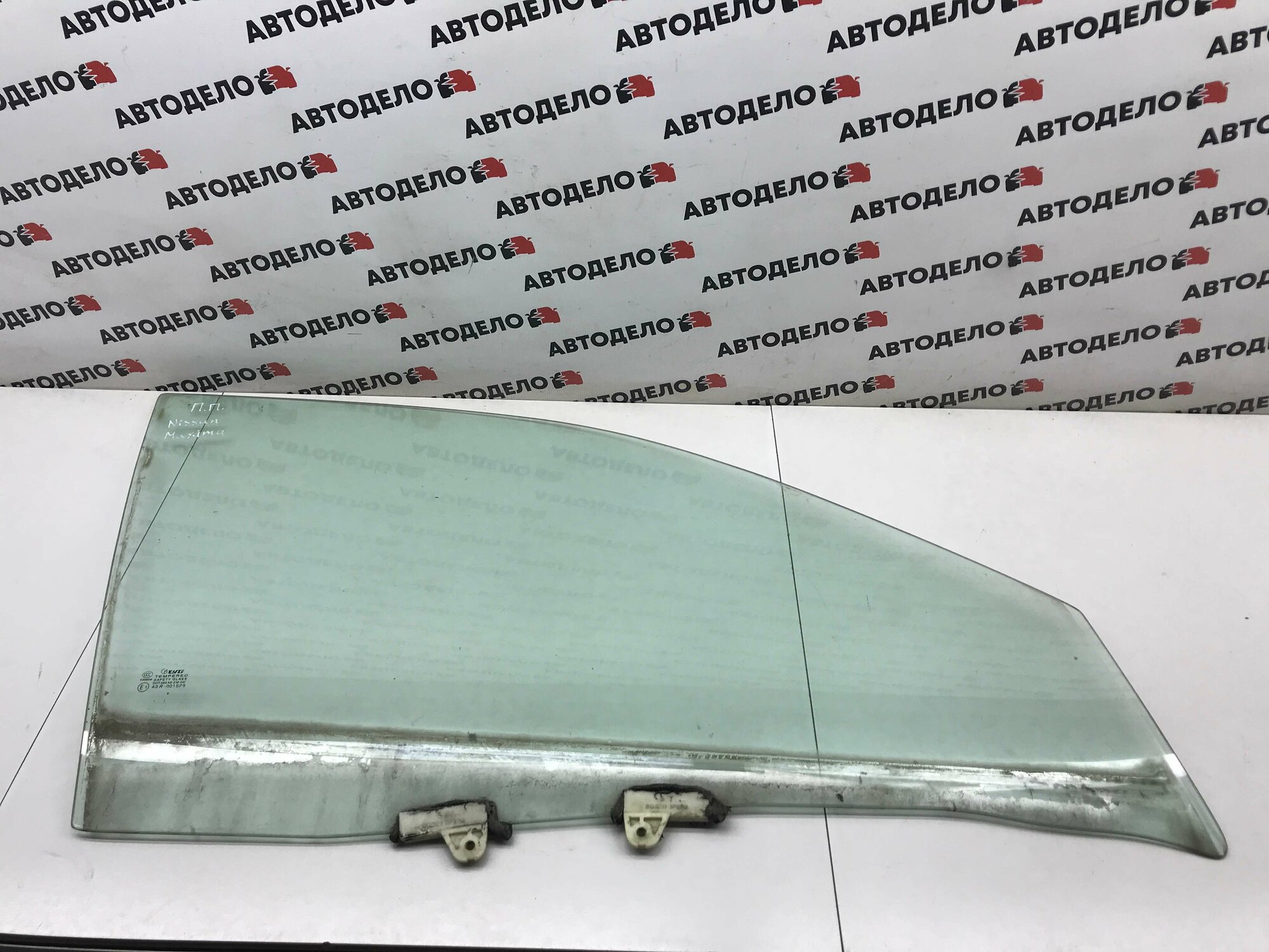 Стекло двери п/п Nissan Maxima A33 2000 г.в