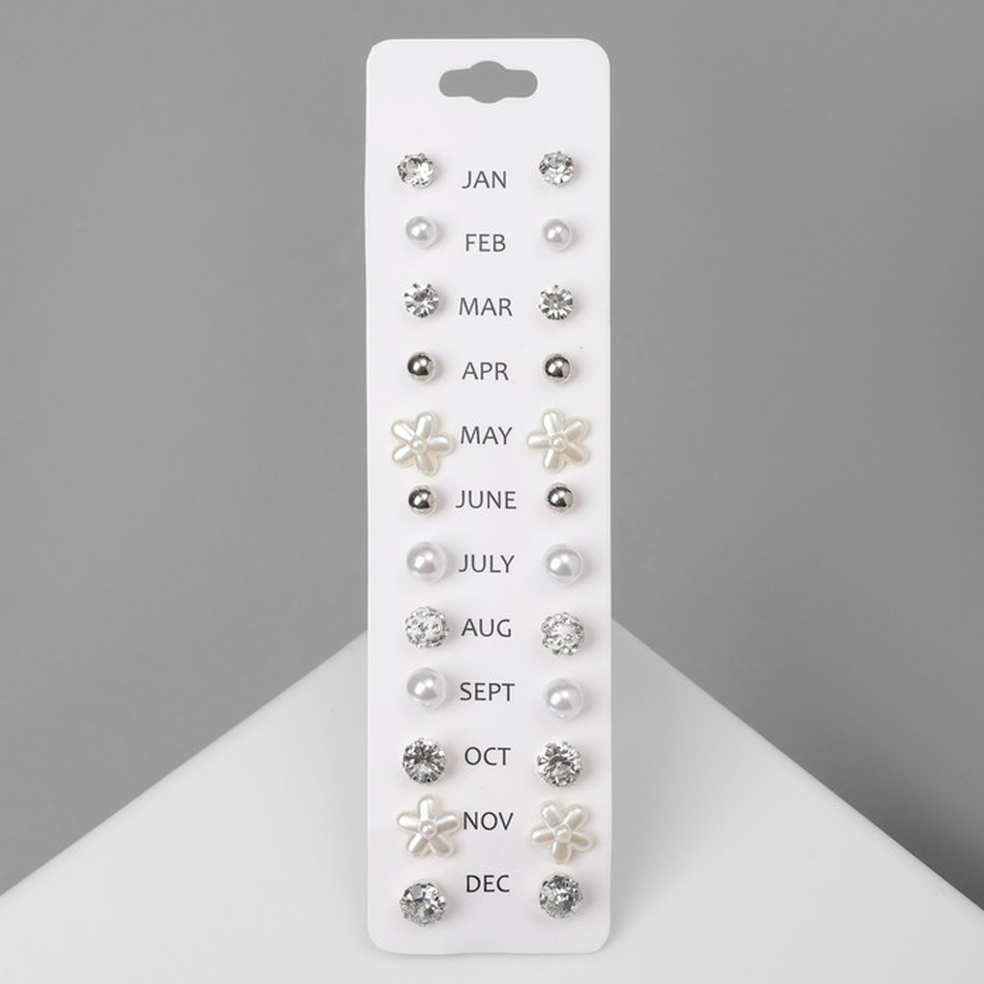 Комплект серег, пластик