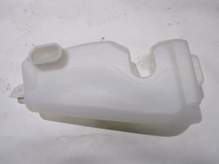 Бачок омывателя 6001548140 стеклоочистителя Рено Логан 05-2014, Sandero 09-2014, Дастер, - Renault