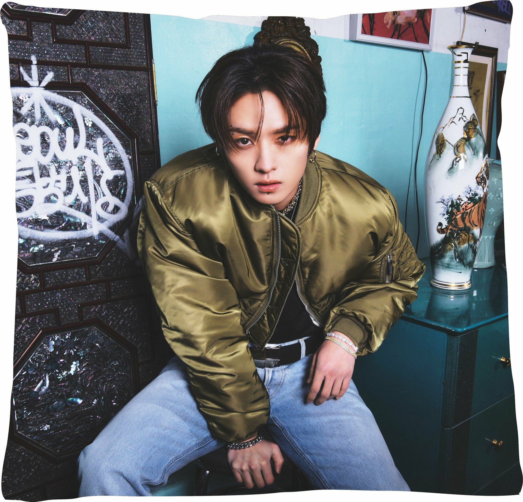 Подушка квадратная Ли Ноу Lee Know