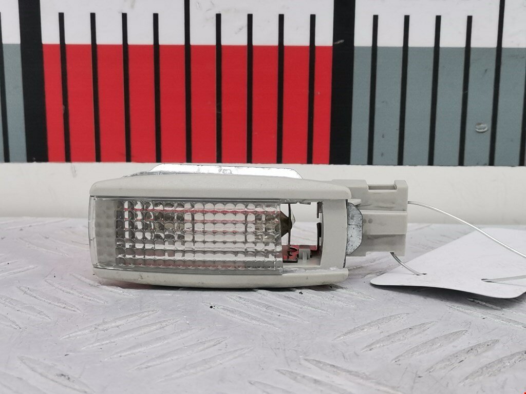 Плафон салонный Volkswagen Passat 5 GP 3B0947109 арт. 1999344