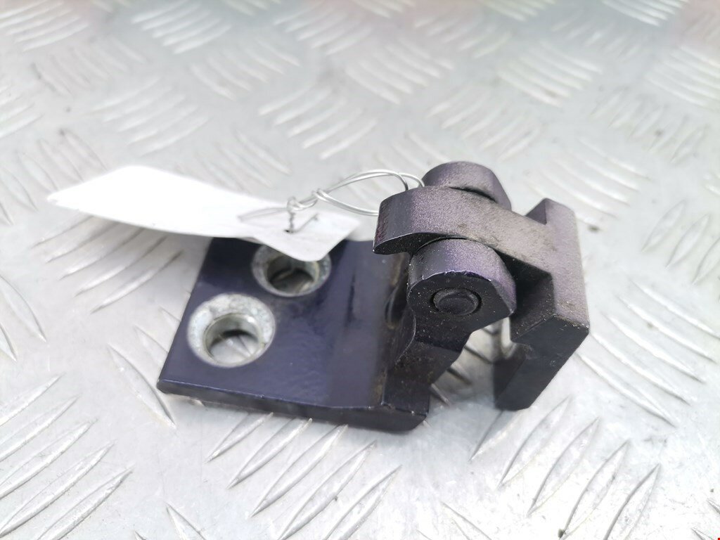 Петля двери задней левой Volkswagen Golf 3 1H4833409 арт. 1830631