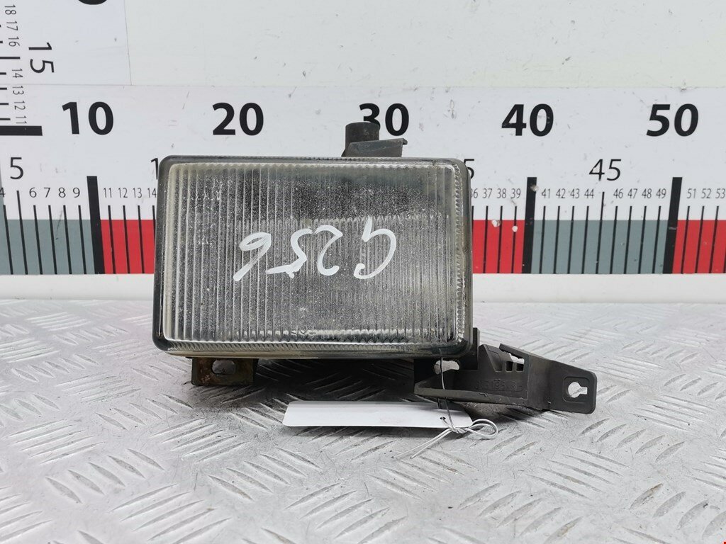 Фара противотуманная правая Volvo S40 V40 1 865272 арт. 1998873