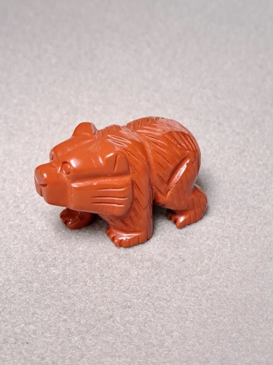 Статуэтка оберег и талисман эксклюзивный Медведь из камня Красная Яшма