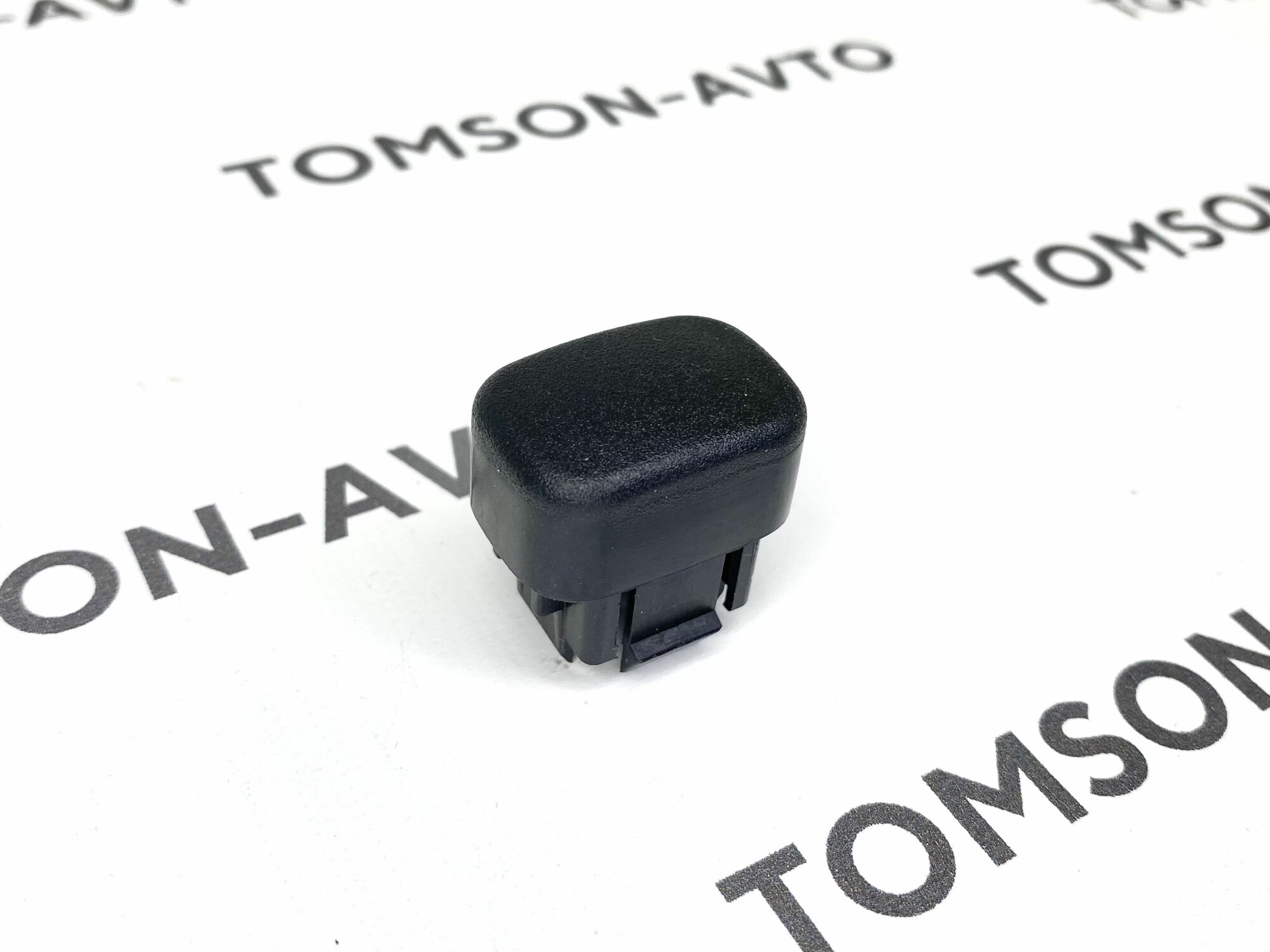 Заглушка кнопки консоли для ВАЗ 2113, 2114, 2115, Niva Chevrolet