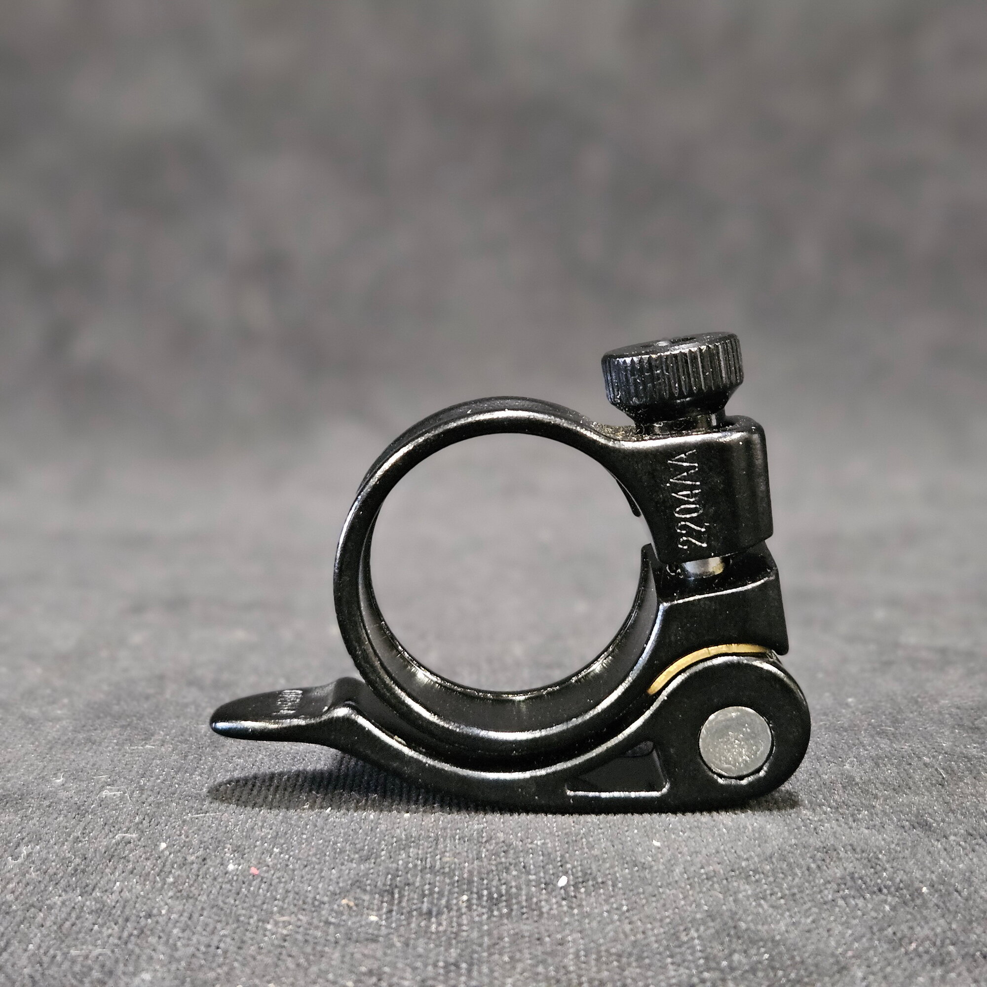 Хомут для подседельного штыря ZOOM AT-109, черный (белое лого), 31.8 мм, QR