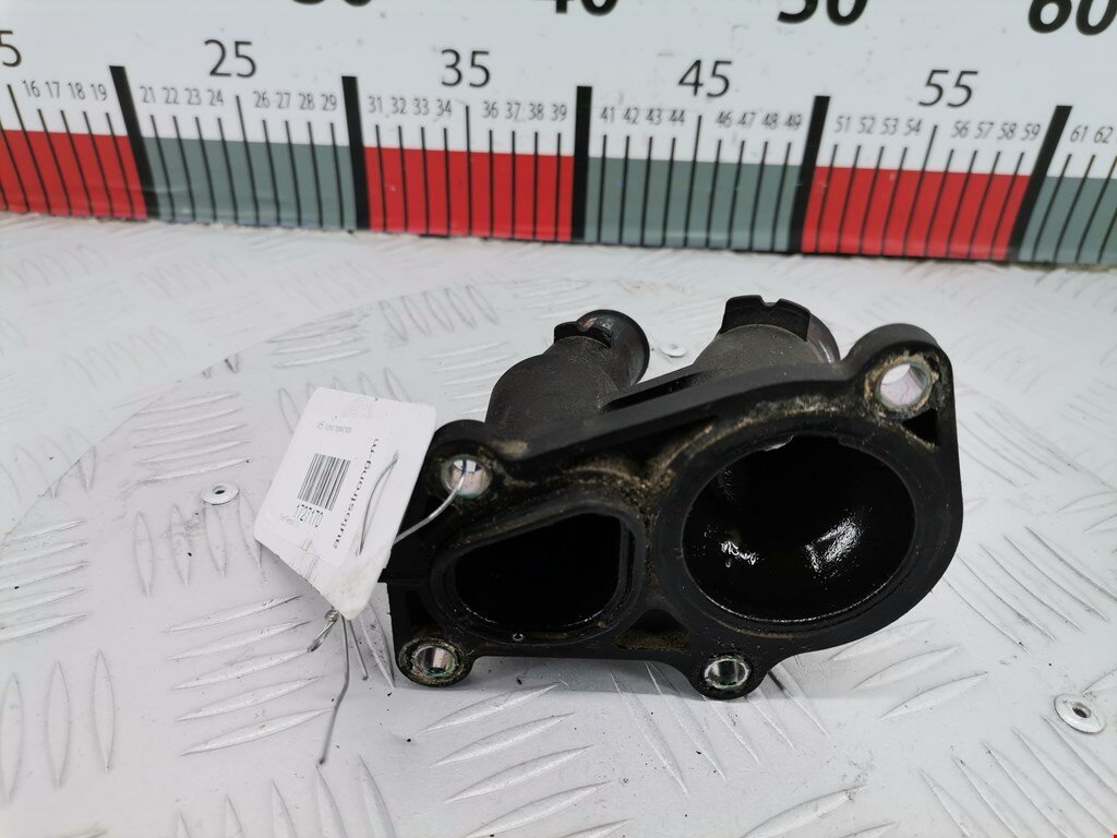Корпус термостата Ford Fiesta 6 2S6G9K478BD арт. 1727170