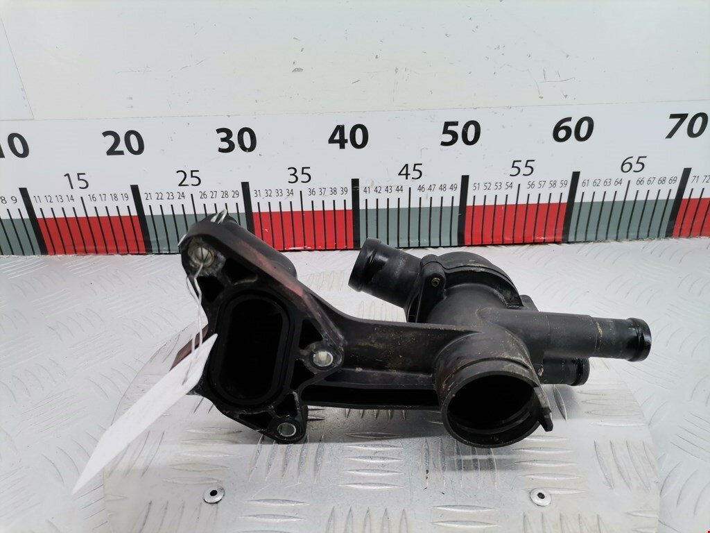 Корпус термостата Volkswagen Fox 03C121111B арт. 1682397