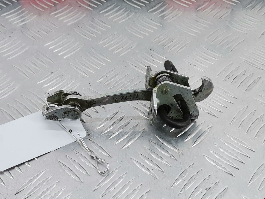 Ограничитель открывания двери задней Opel Meriva A 13186210 арт. 1636582