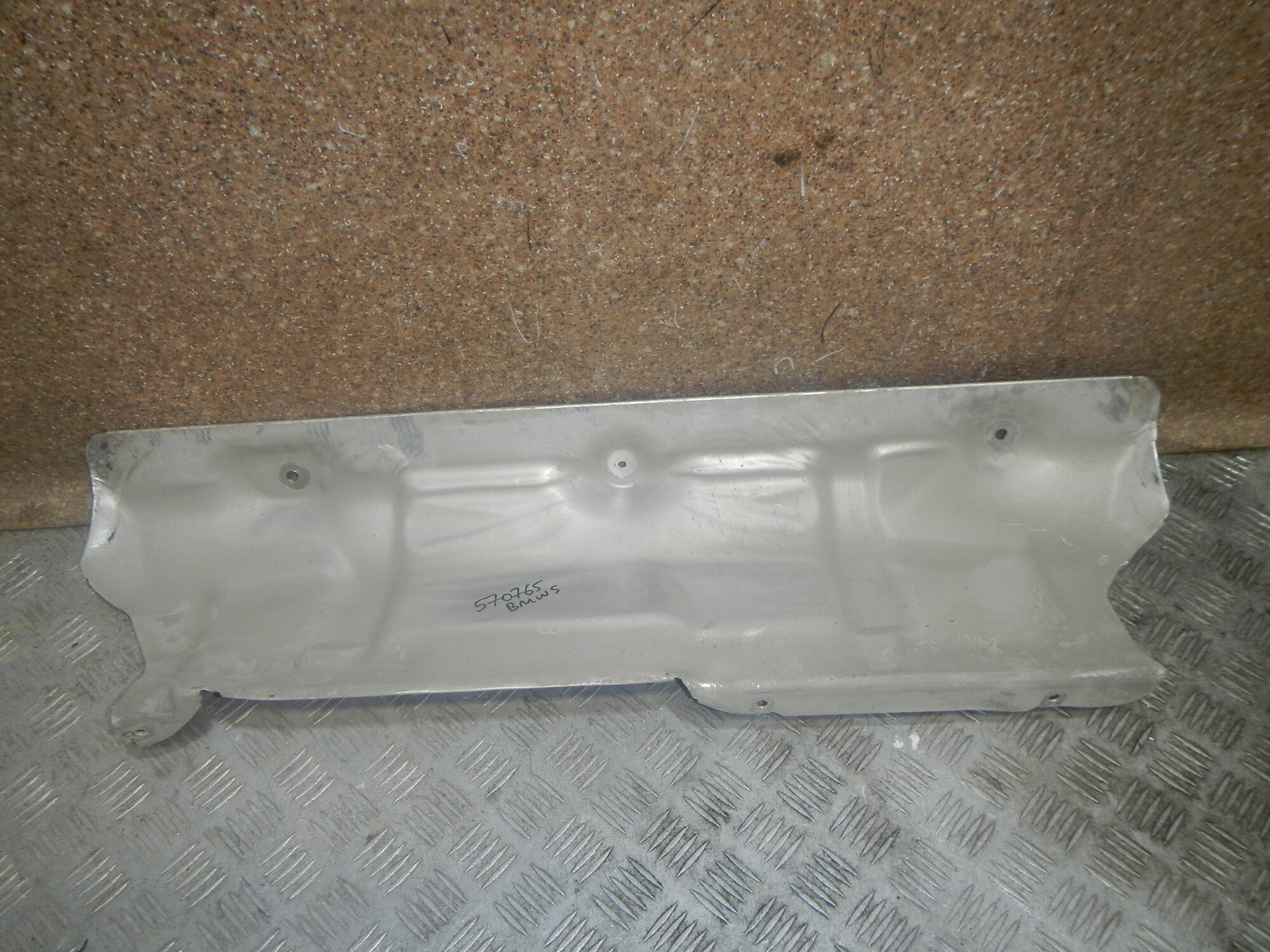 Б/У Экран тепловой, BMW (БМВ)-5 (G30) (16-) BMW 5 (G30) (16-) Деформация. 570765 BMW арт. 51487340836