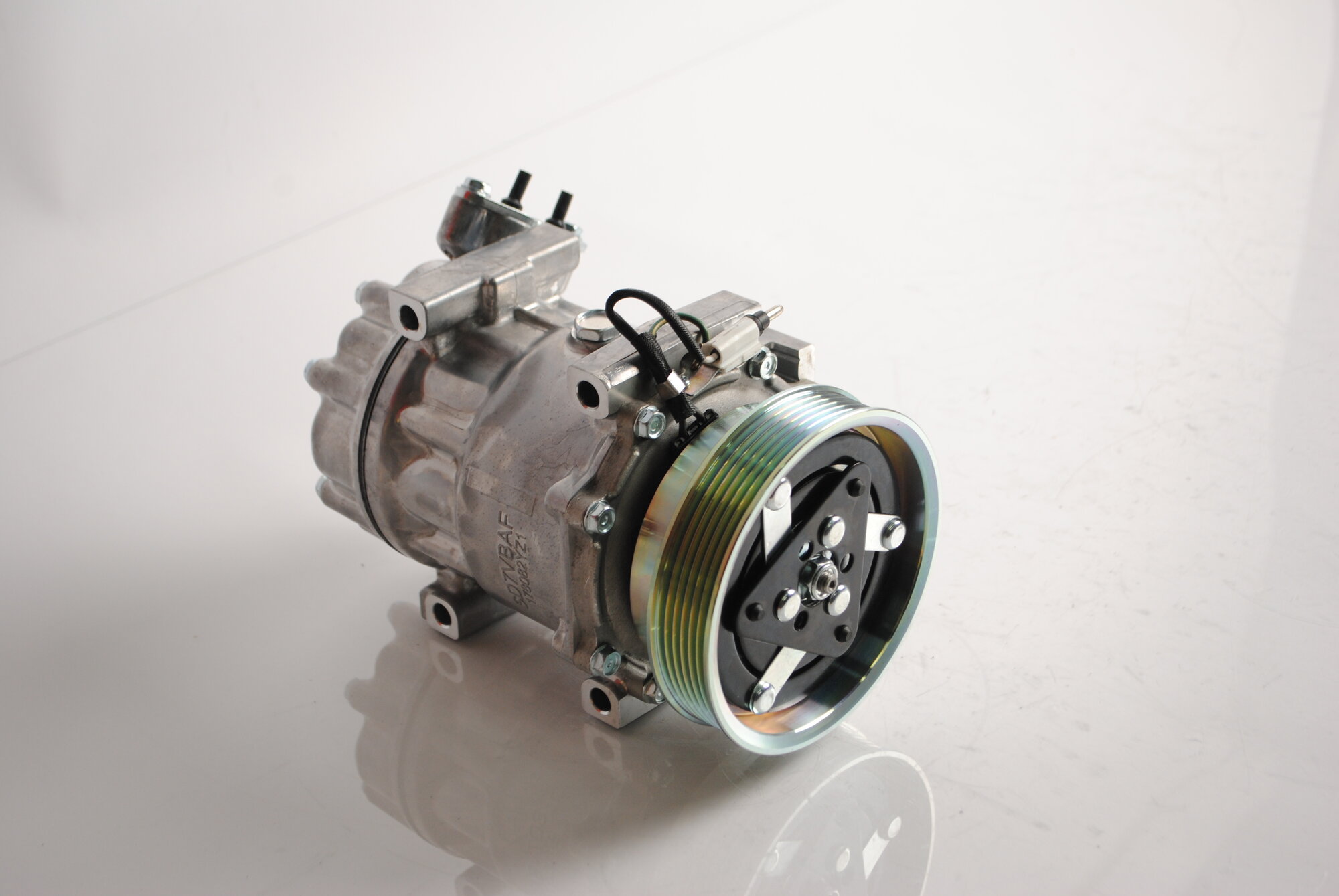 Компрессор кондиционера 82001-17767 Powertec Renault