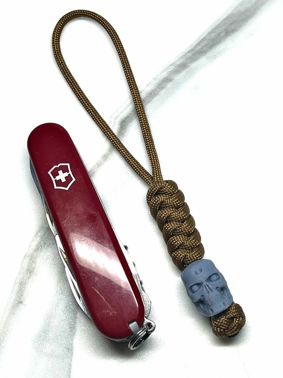 Темляк для ножа из паракорда с пластиковой бусиной в виде Терминатора Т-800