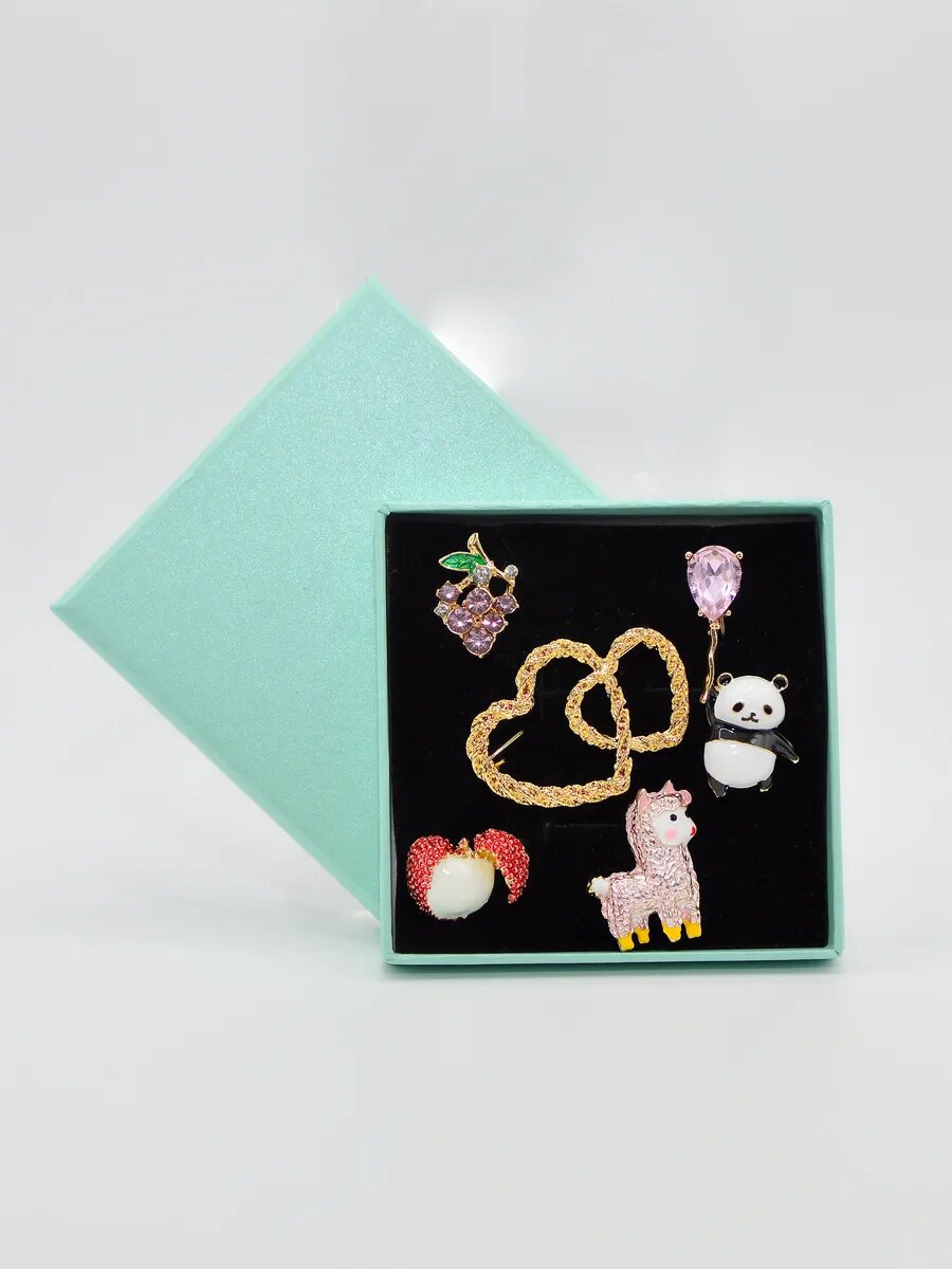 Брошь, стразы