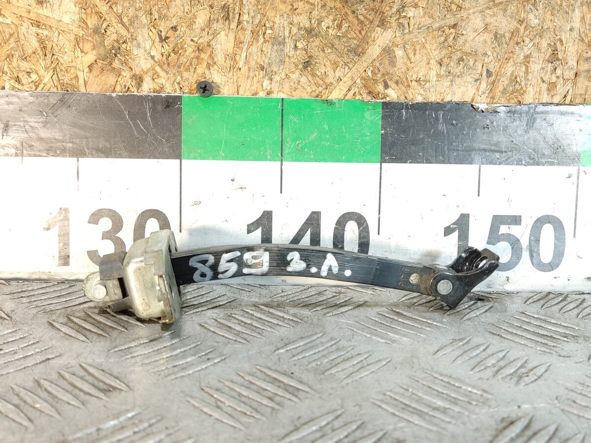 Ограничитель двери задний TOYOTA Camry v40 6864033070