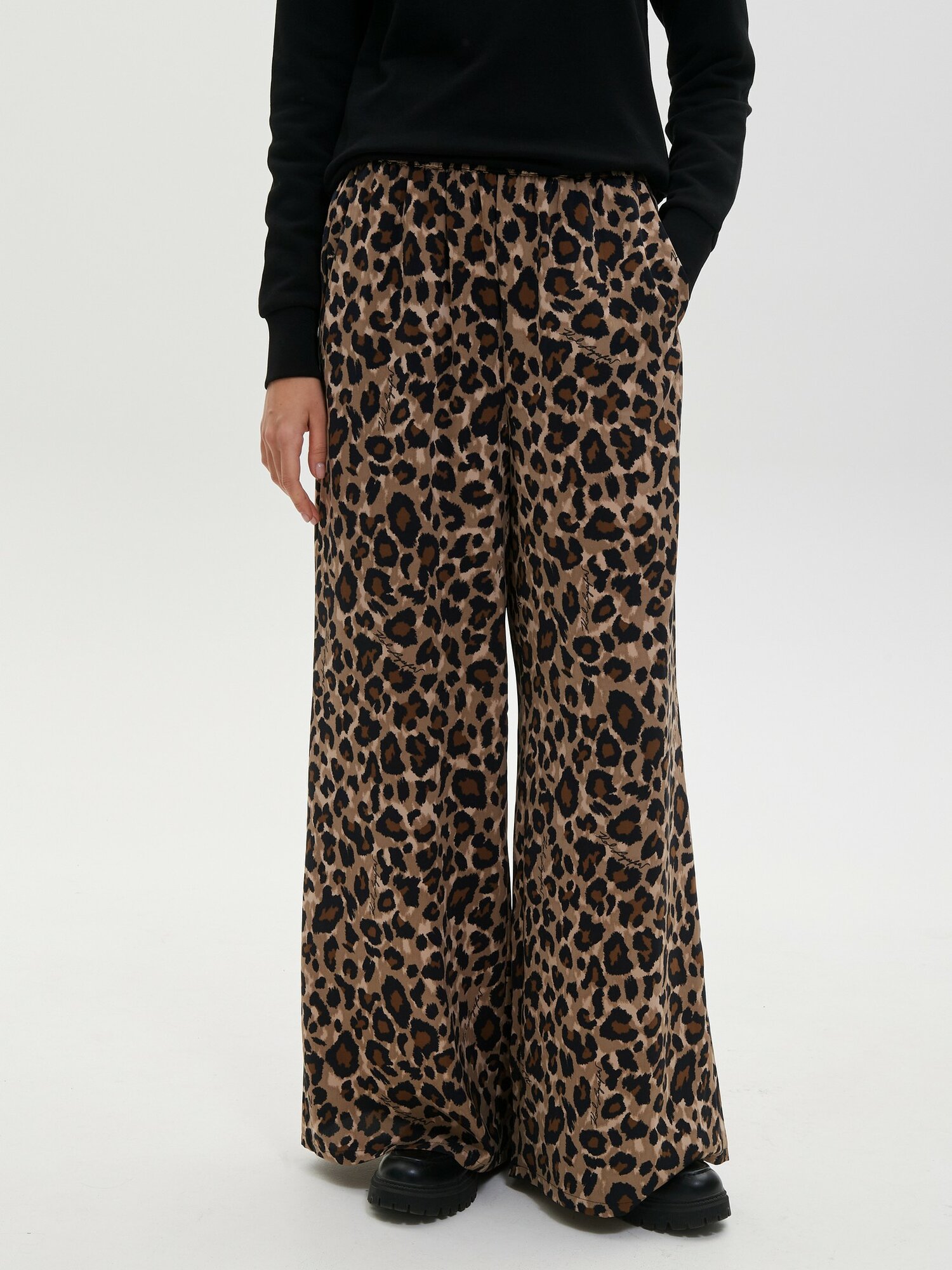 Брюки трубы