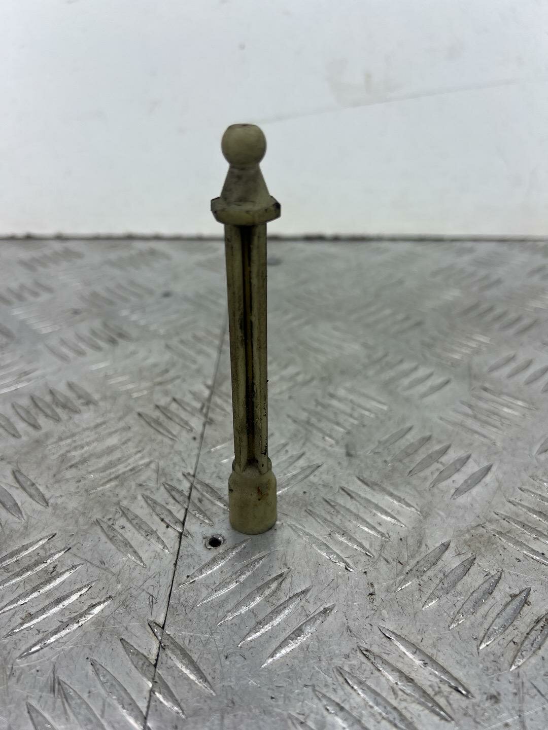 Декоративная крышка двигателя Land Rover Discovery 3 L319 2007