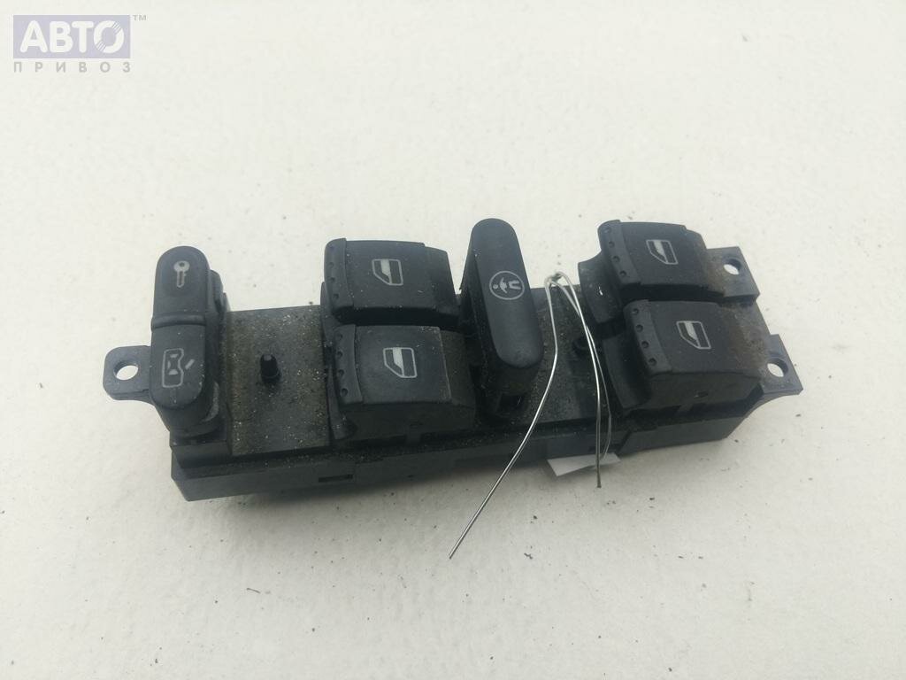 Блок кнопок управления стеклоподъемниками Volkswagen Golf-4
