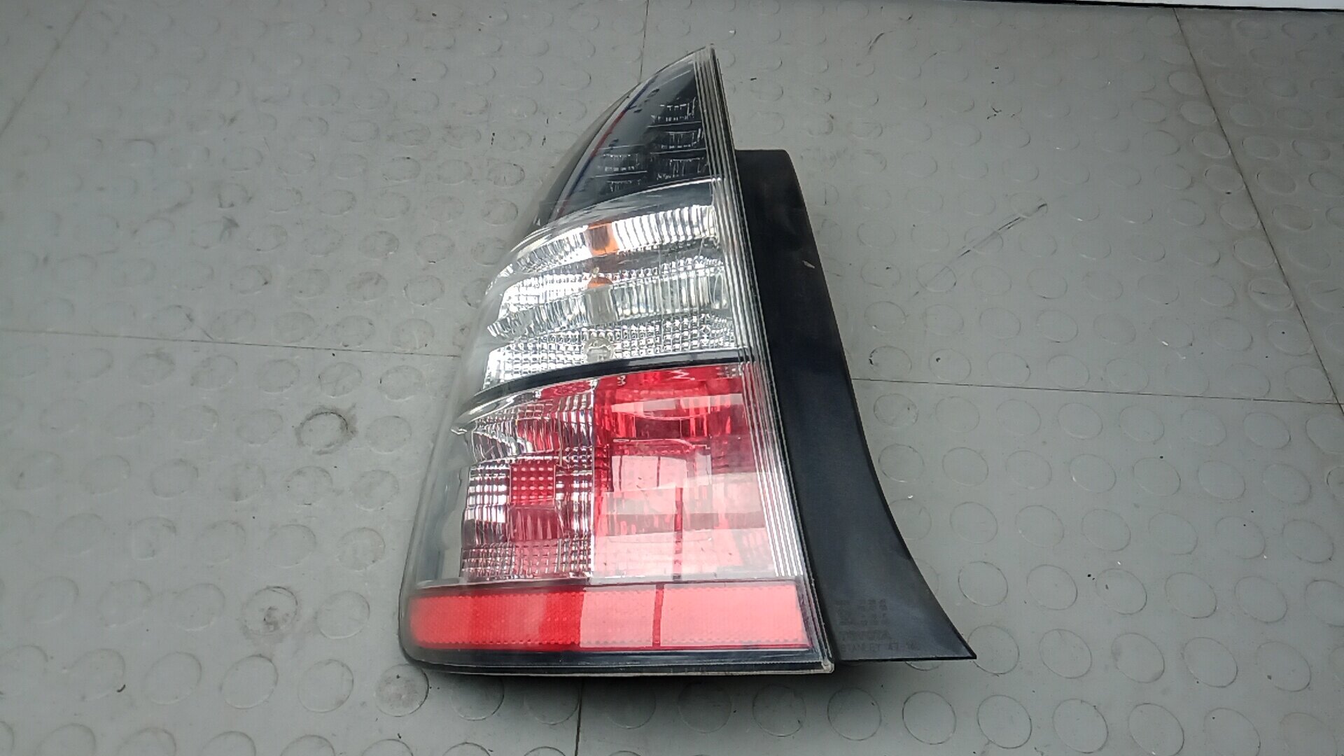 Фонарь задний левый TOYOTA PRIUS XW20