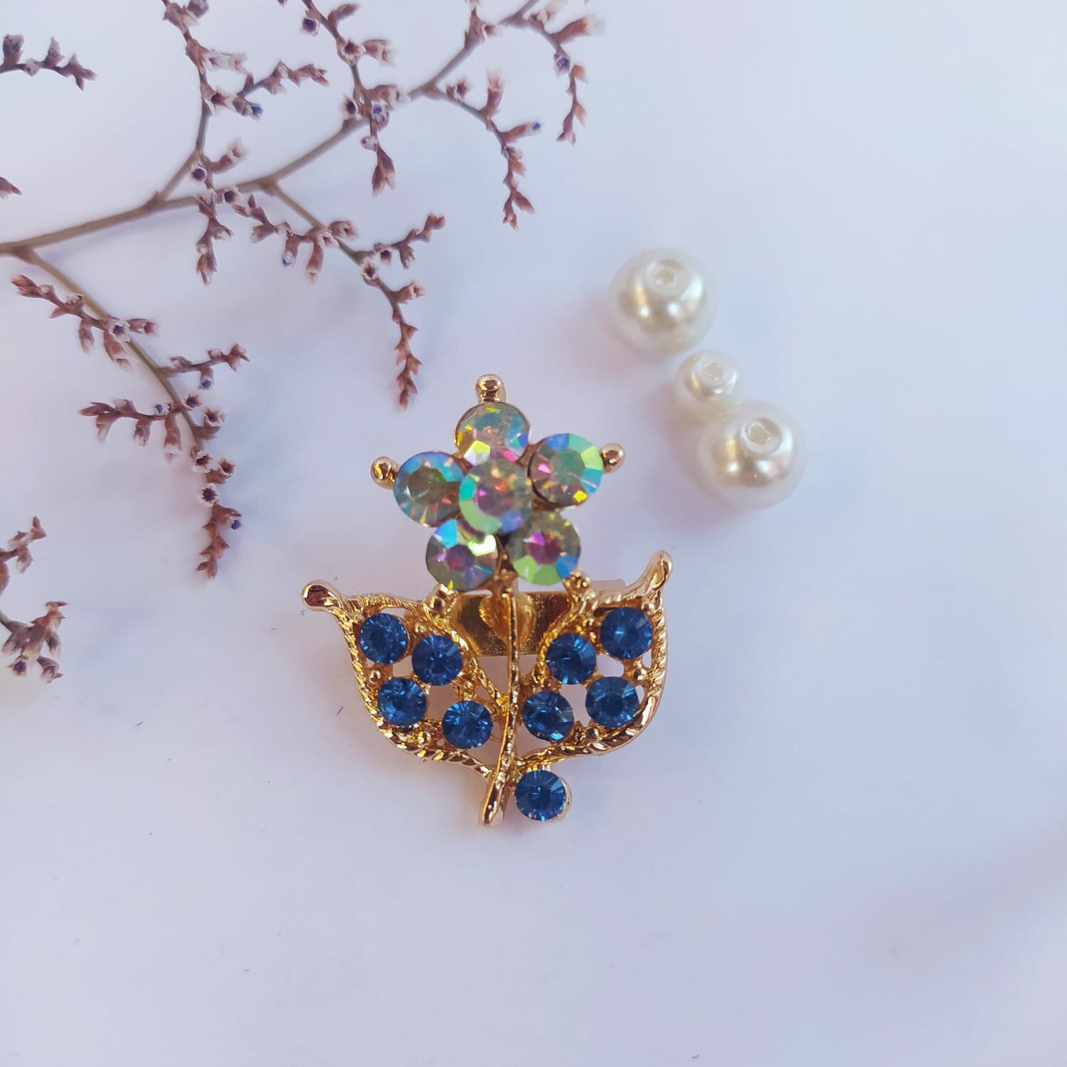 Брошь, стразы