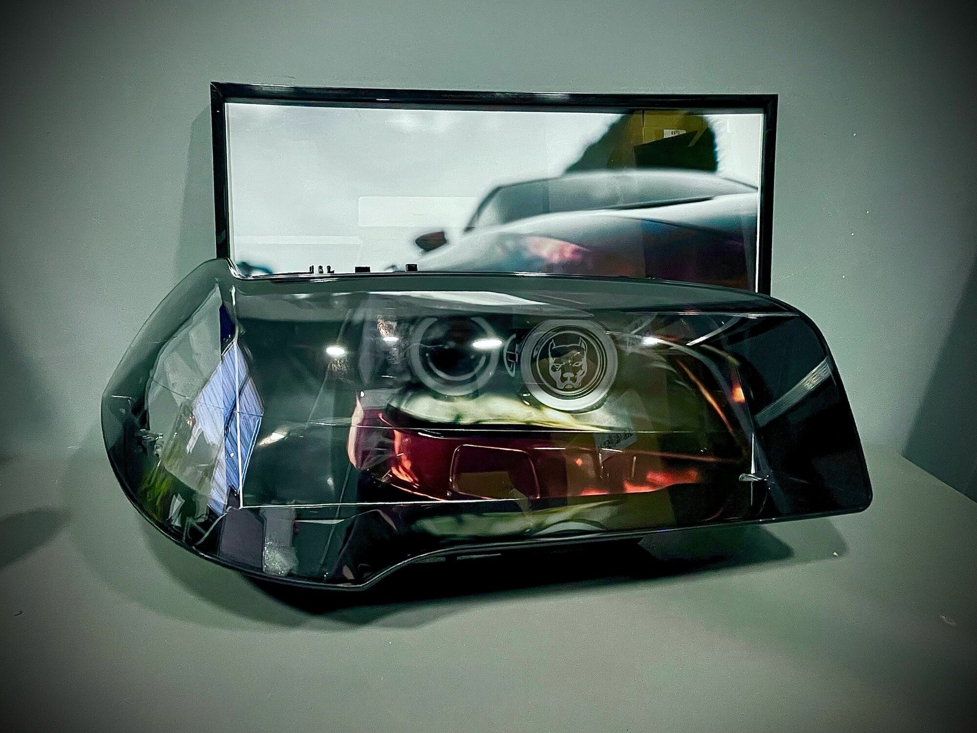 Стекло фары BMW X3 E83 2003 - 2010 (Правое)