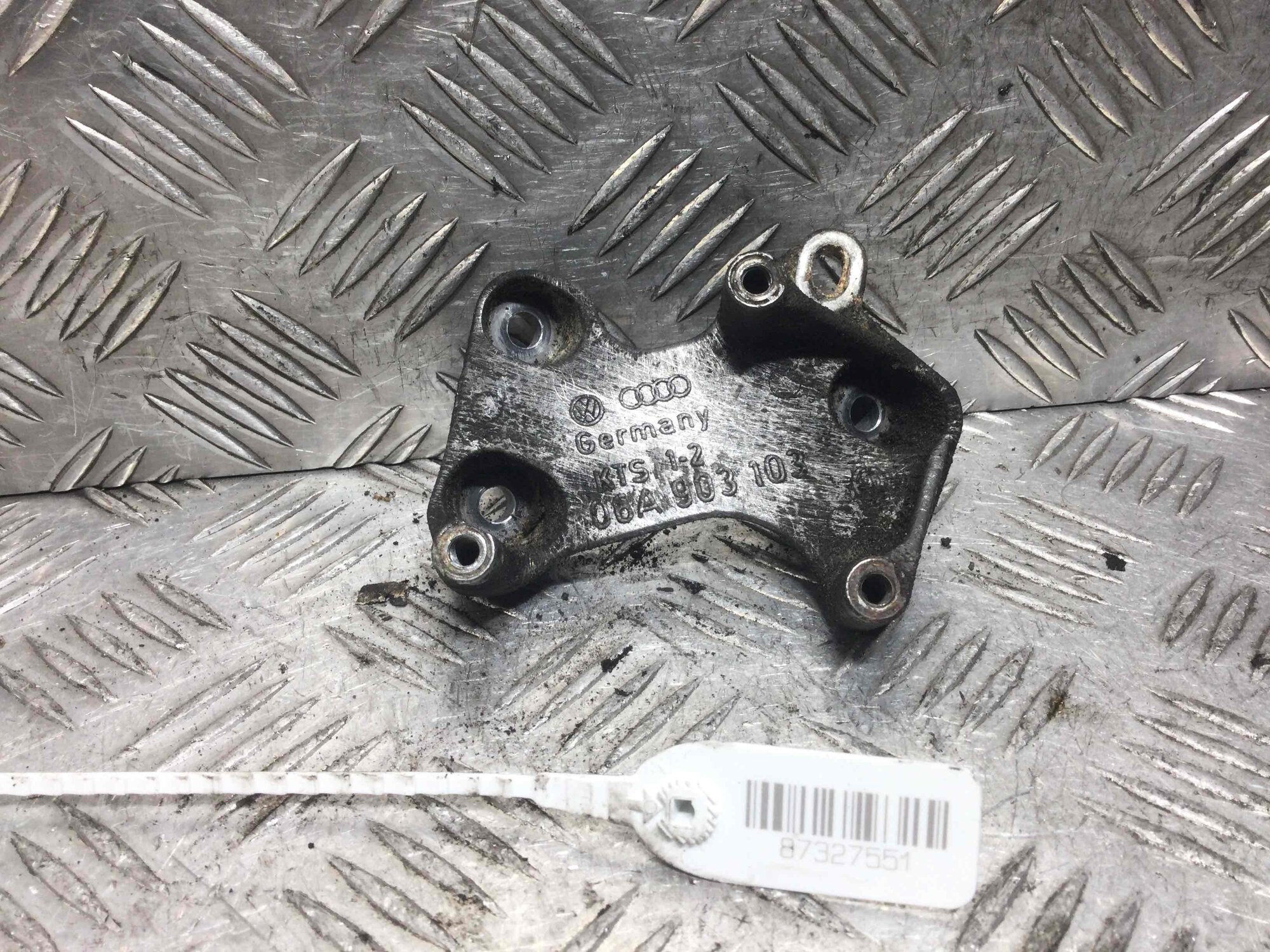 Б/У Кронштейн двигателя Audi A3 8P (2003-2005) 2003 г.