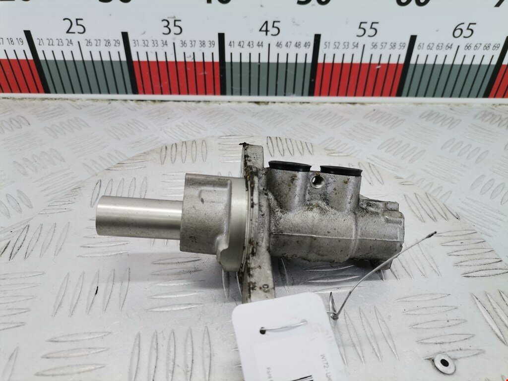 Цилиндр тормозной главный Ford Fiesta 6 арт. 2072836