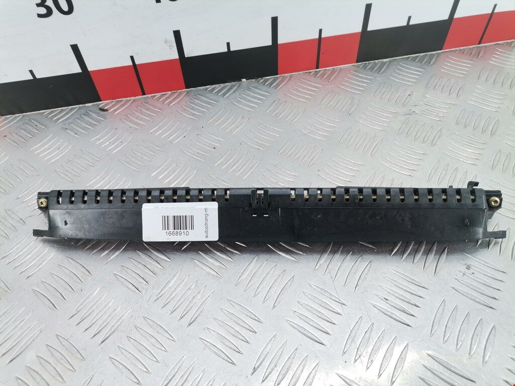 Фонарь дополнительный тормозной (стоп-сигнал) Ford Galaxy 1 1121559 арт. 1668910