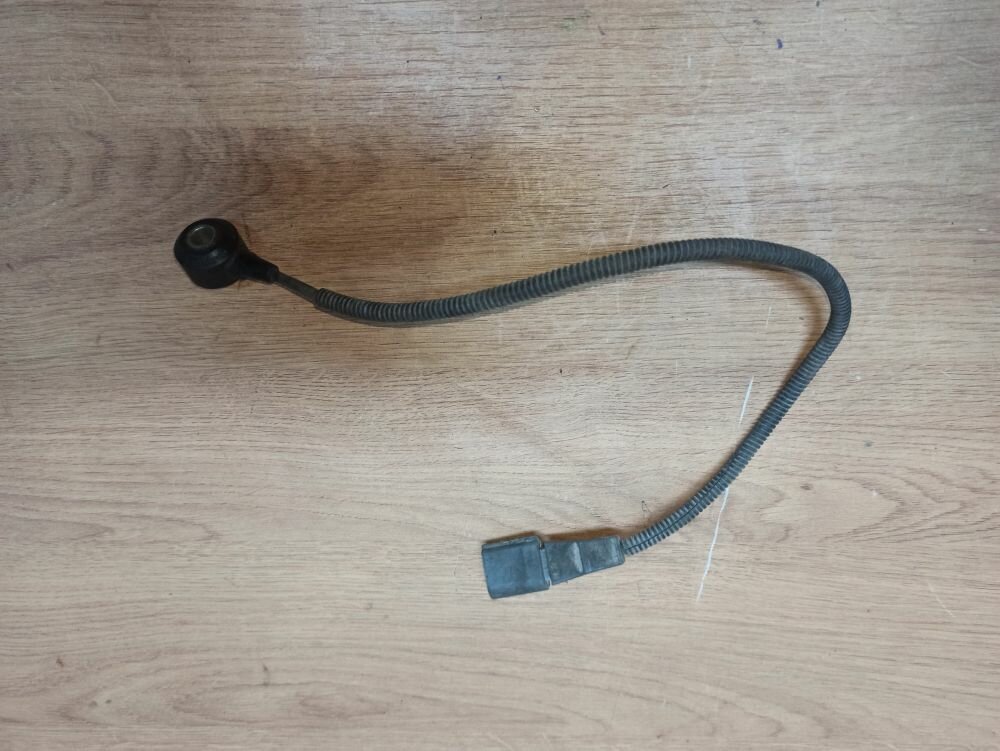 Датчик детонации Audi Volkswagen VAG 06E905377C 06E905377C