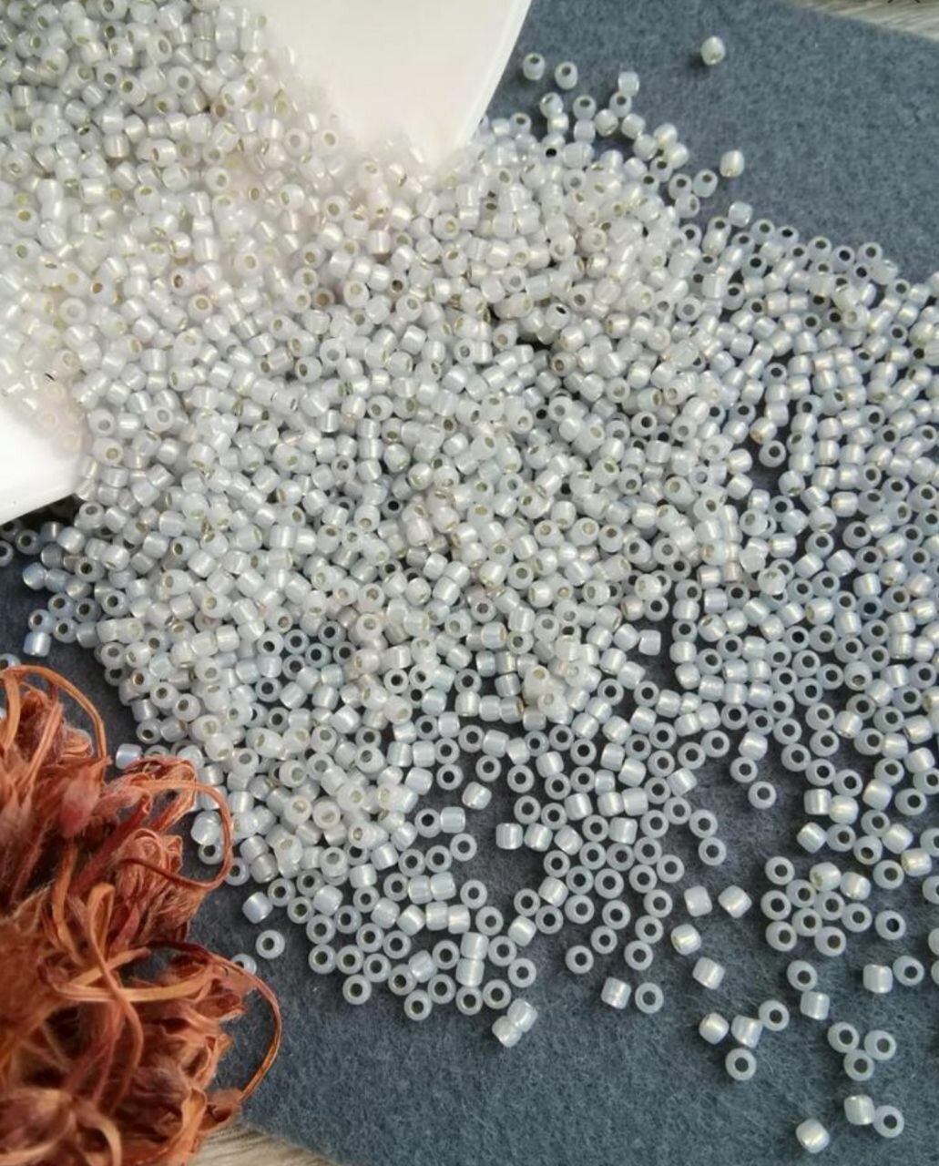 Бисер японский Toho, круглый, размер 11/0, №2101, 10 грамм