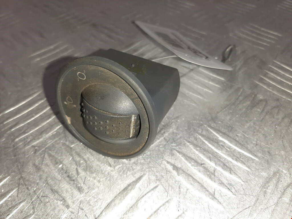 Кнопка корректора фар Iveco EuroCargo 3 504317395 арт. 893009