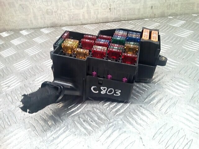 Блок предохранителей Volkswagen Touareg 1 7L0941824A арт. 403477