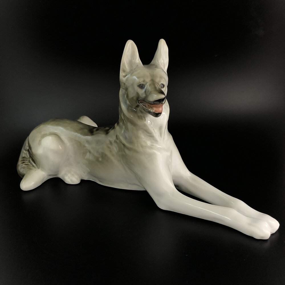 Статуэтка «Овчарка», ЛФЗ, фарфор, СССР, 1950-е гг.