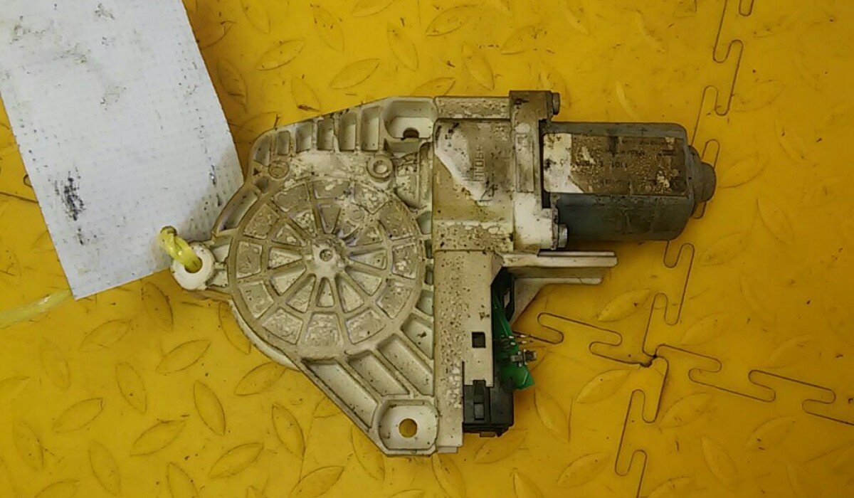 Моторчик стеклоподъемника Yeti Skoda 5L0959811