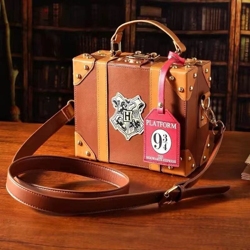 Фигурка Чемодан Школы Хогвартс Сундук school trunk Гарри Поттер