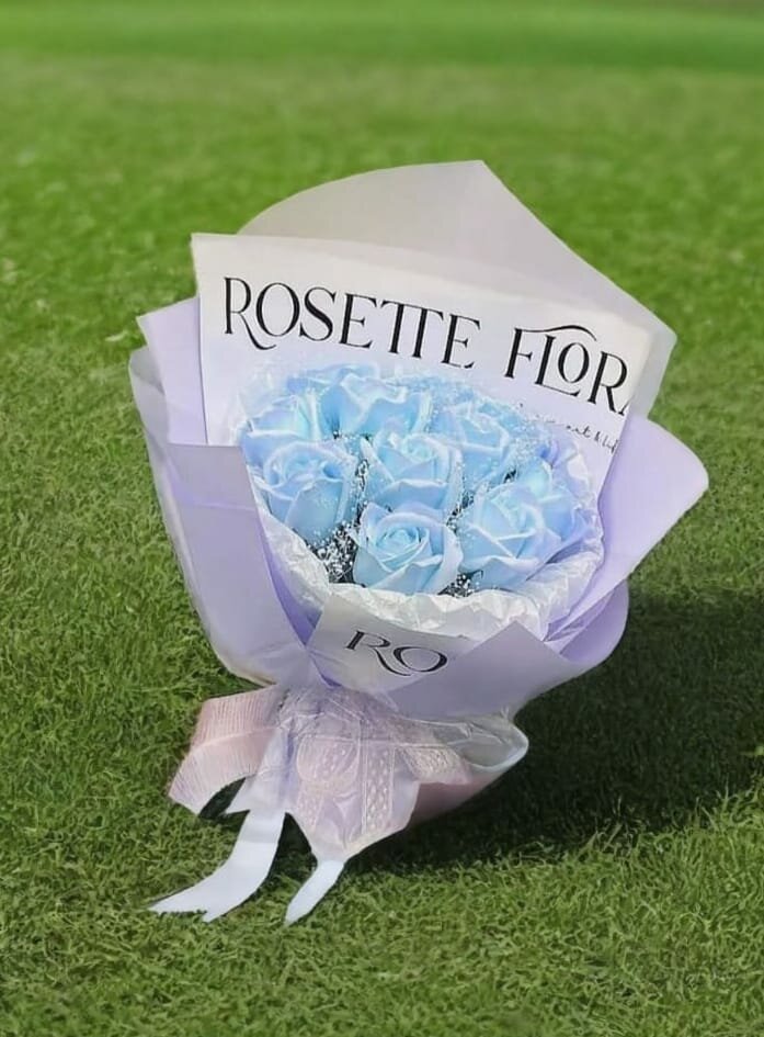 Букет из мыльных роз "Невеста", 25-30см, цвет голубой,11 роз