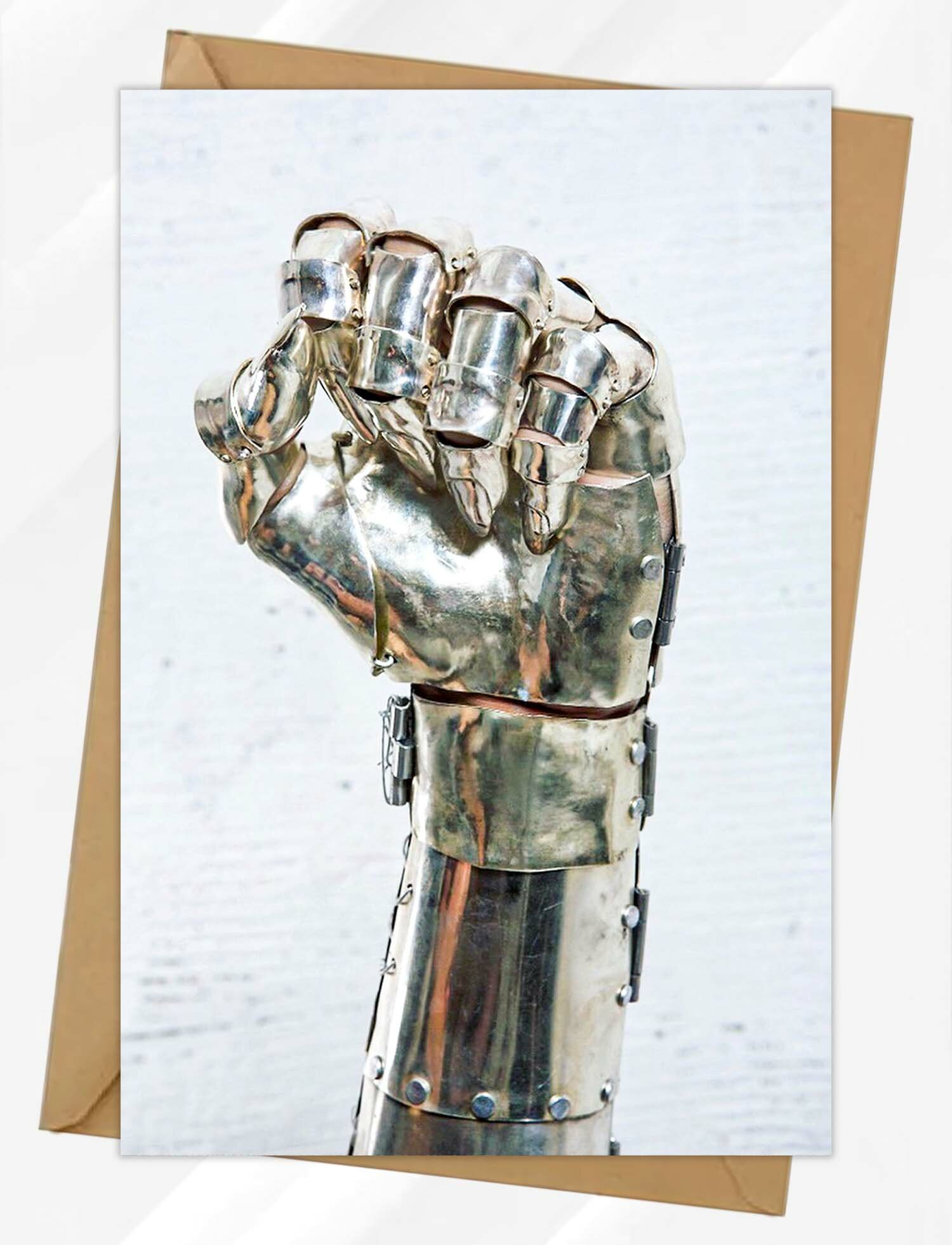 Открытка "Рыцарь, рука, перчатка" (подходит под рамку 10х15см, линовка, подставка)